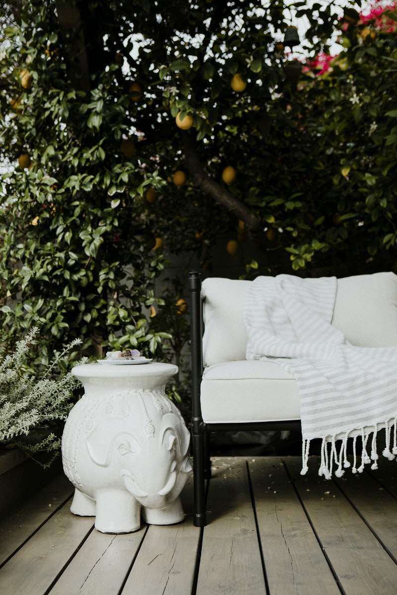 HOW TO CREATE THE ULTIMATE GARDEN CHILL OUT AREA: 5 IDEAL STEPS - Ideal ...