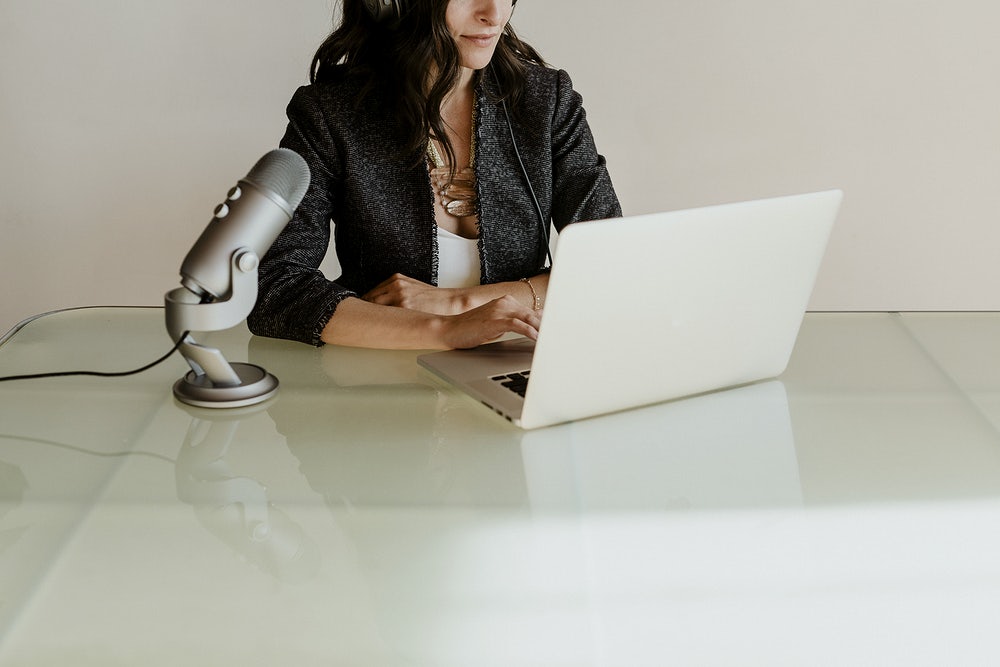 5 REMOTE WORKING PROFESSIONS FOR PERSONAL DEVELOPMENT - Ideal Magazine