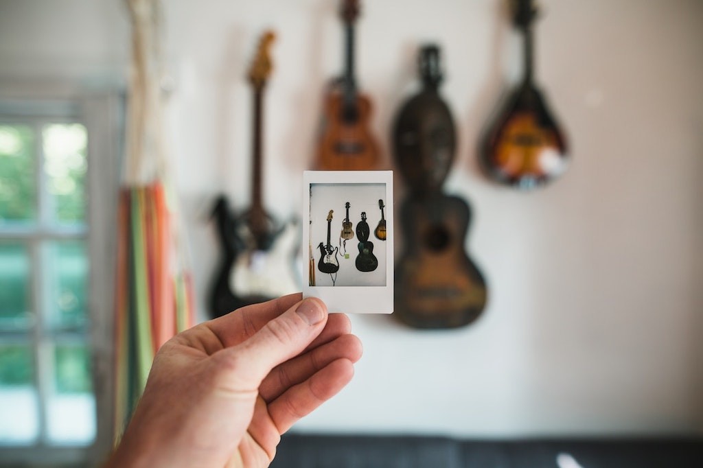 5 WAYS TO INCORPORATE MUSIC INTO YOUR INTERIOR DESIGN SCHEME - Ideal ...