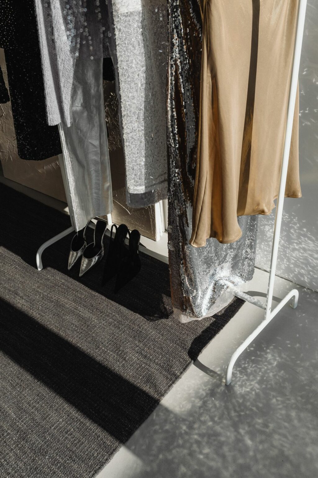 Gold Is Back In Fashion: Here’s How To Wear It With Style ...