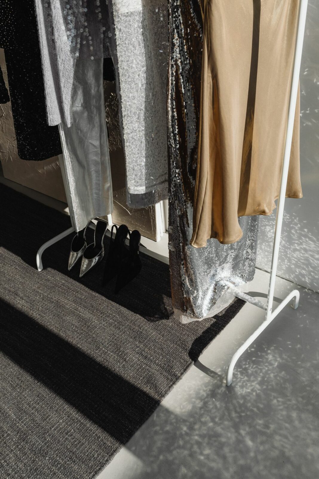 Gold Is Back In Fashion: Here’s How To Wear It With Style ...