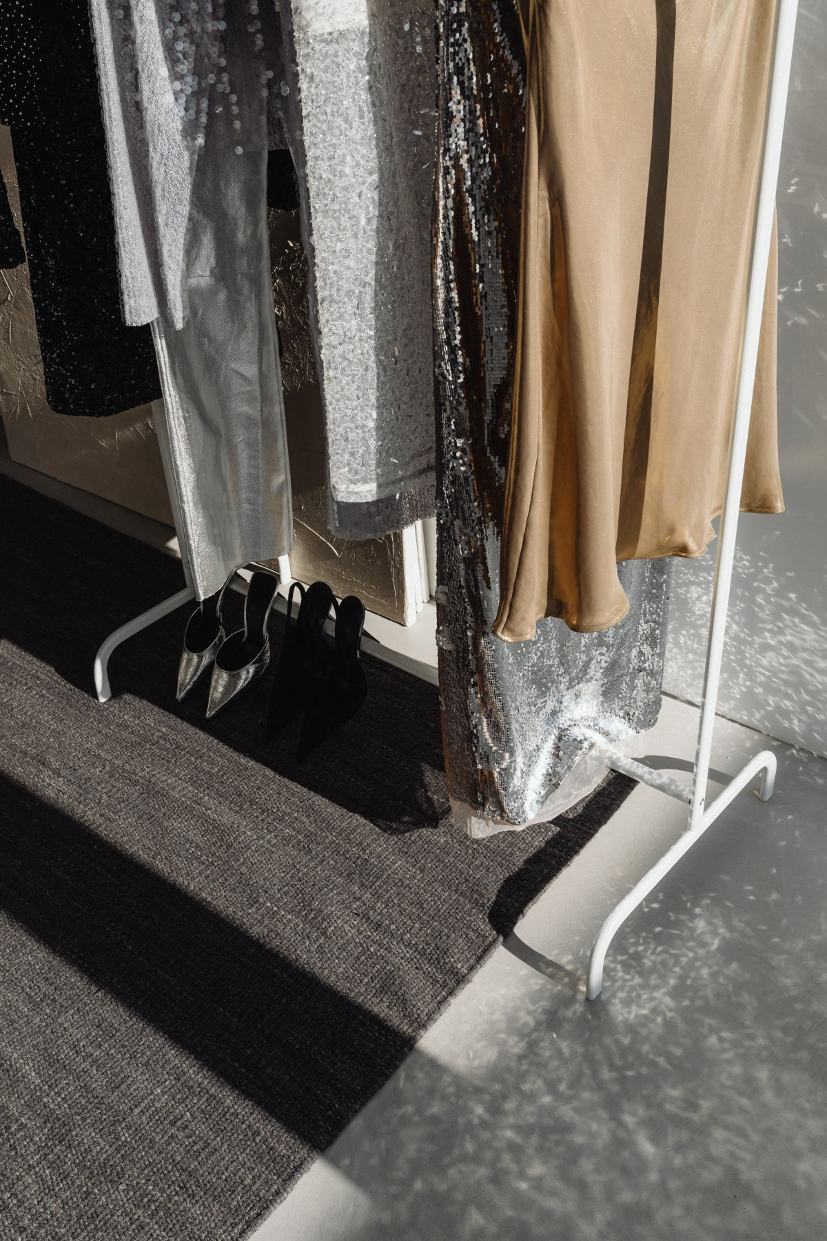 Gold Is Back In Fashion: Here’s How To Wear It With Style ...