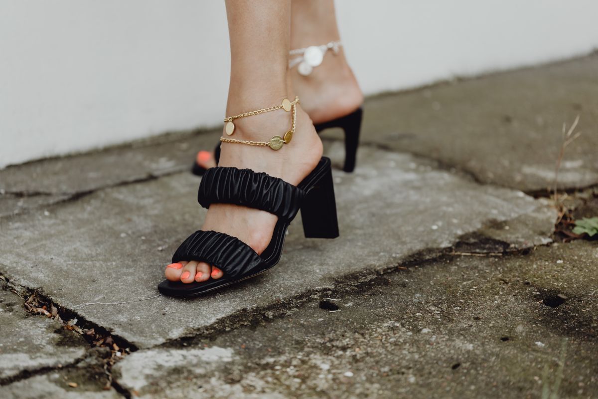 Gold Is Back In Fashion: Here’s How To Wear It With Style ...