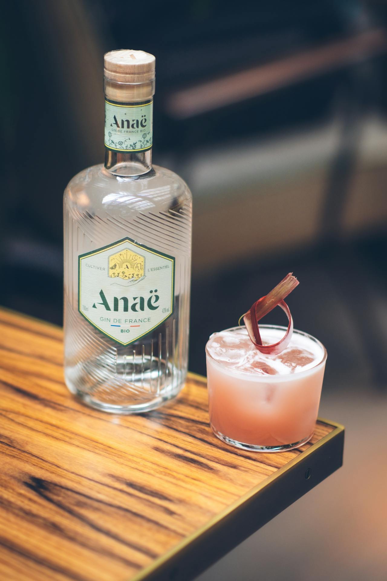 Recipe: Rhubarb Blush Gin Cocktail - Ideal Magazine